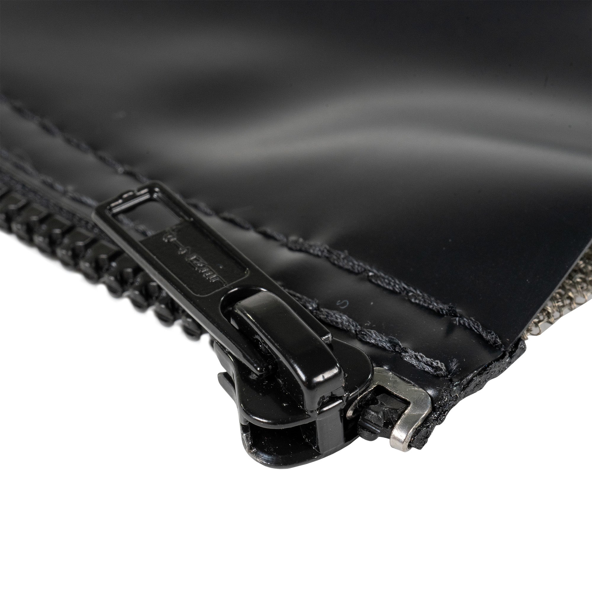 Zipper-Mesh (63) Cable Bundling with EMI Shielding – ZT